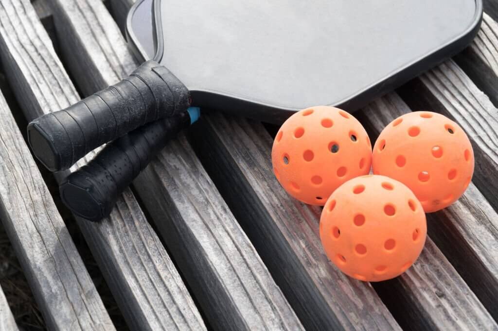 *INDOOR vs OUTDOOR Pickleball - What's the Difference? • HOME.PRO REVIEWS